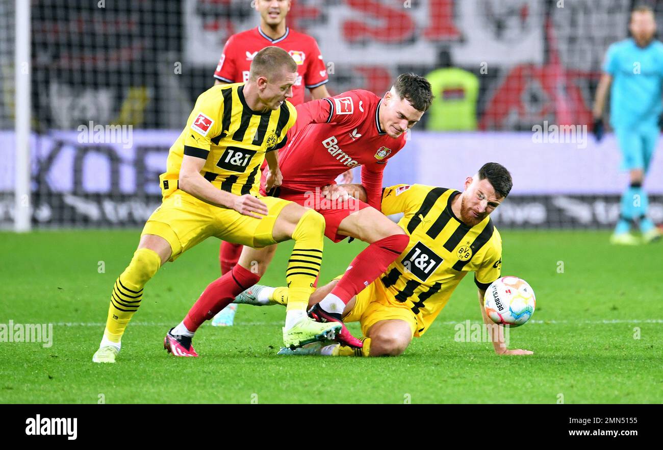 Bundesliga, BayArena Leverkusen; Bayer Leverkusen vs Borussia Dortmund ...