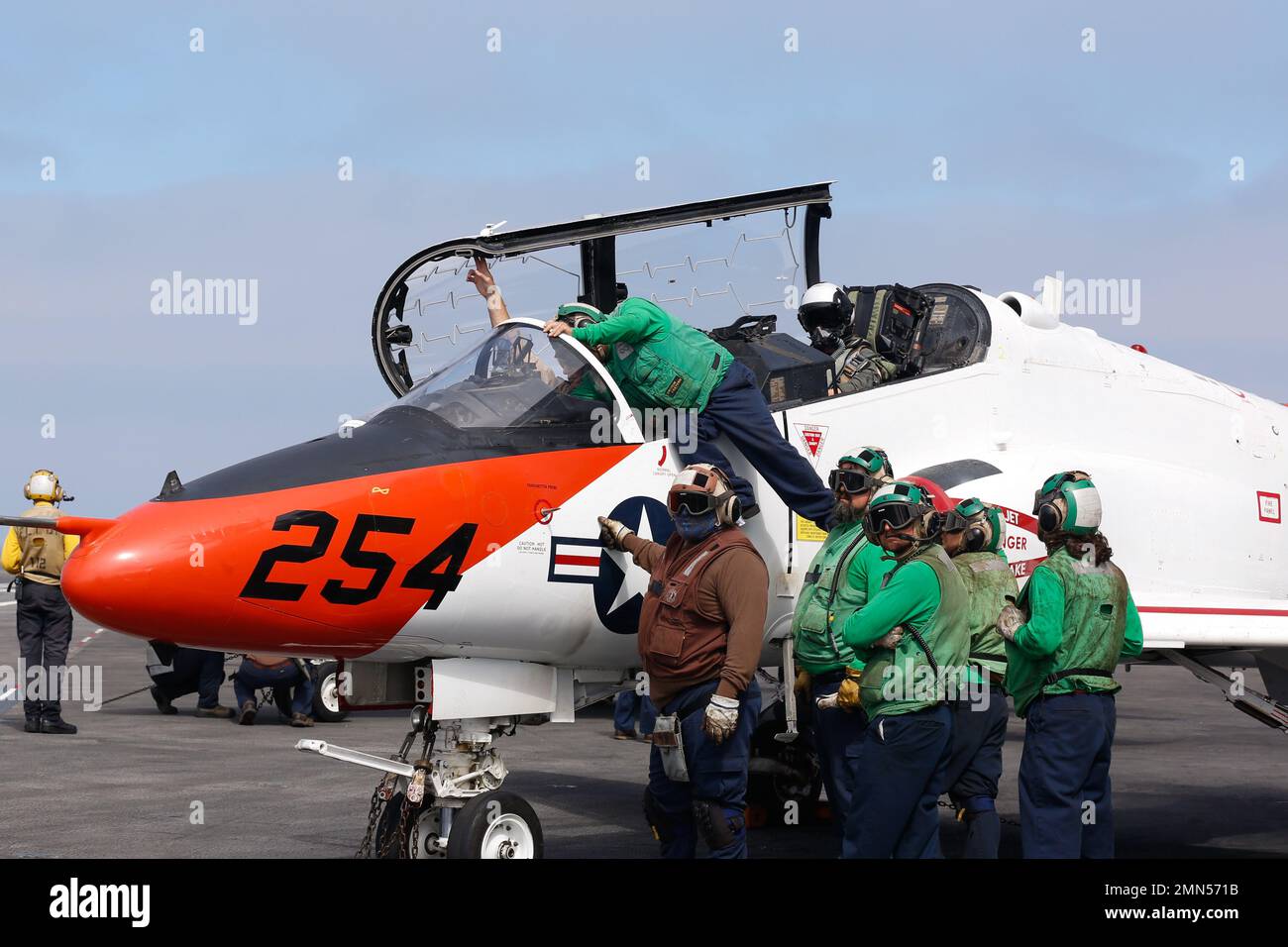 220928-N-CY465-1041 PACIFIC OCEAN (Sept. 28, 2022) Sailors prepare a T ...