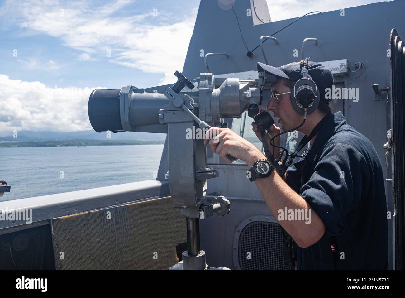 220928-N-XB010-1005 PHILIPPINE SEA (Sept. 28, 2022) – Operations ...