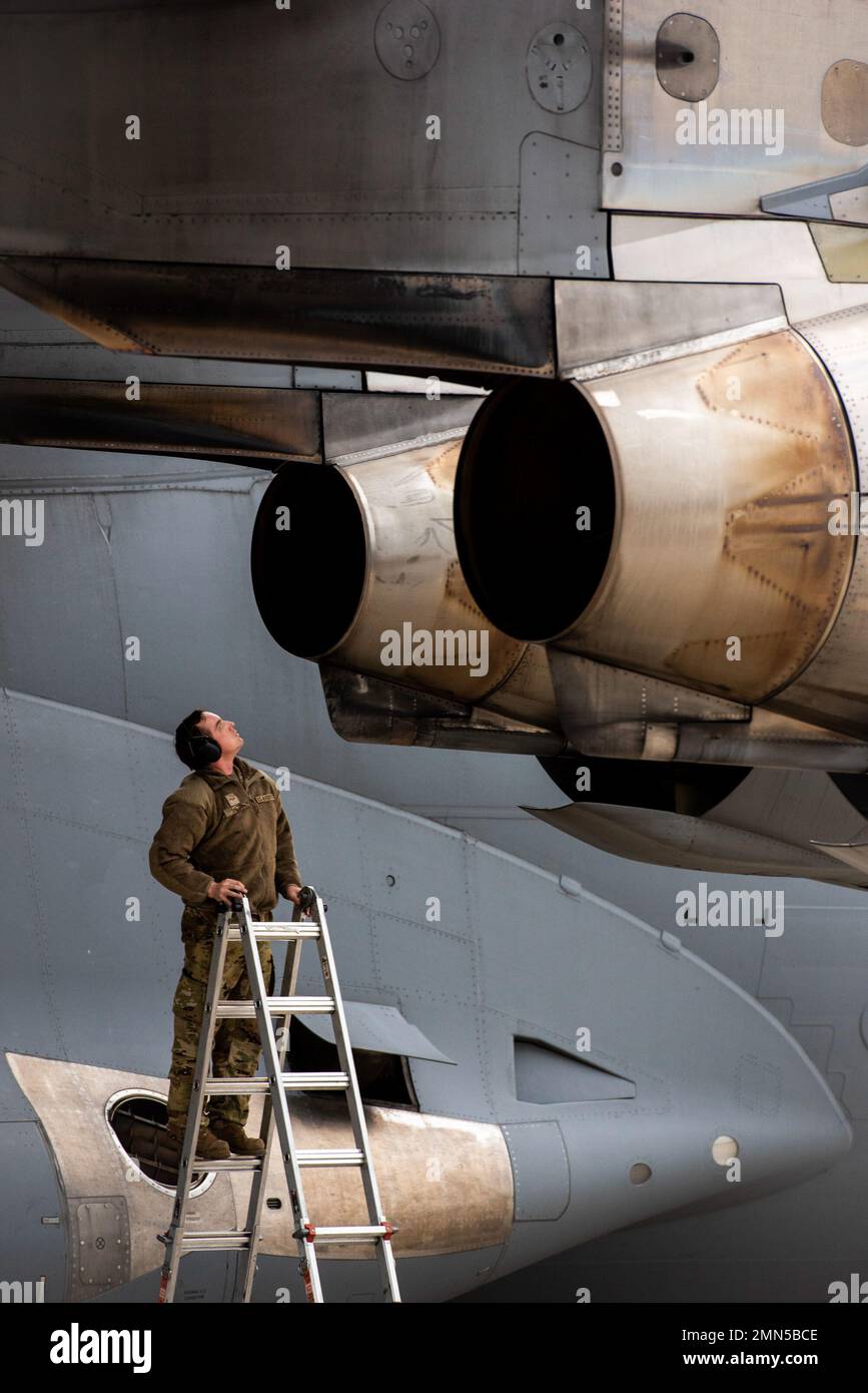 437th aircraft maintenance squadron hi-res stock photography and images ...