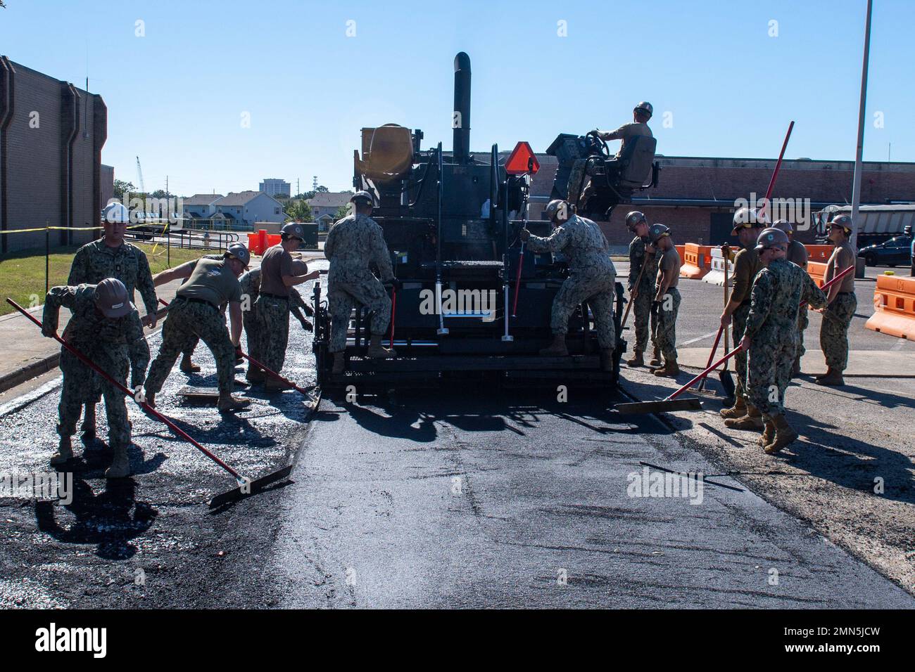 GULFPORT, Miss. (Sep. 28, 2022) Seabees assigned to Naval Mobile ...