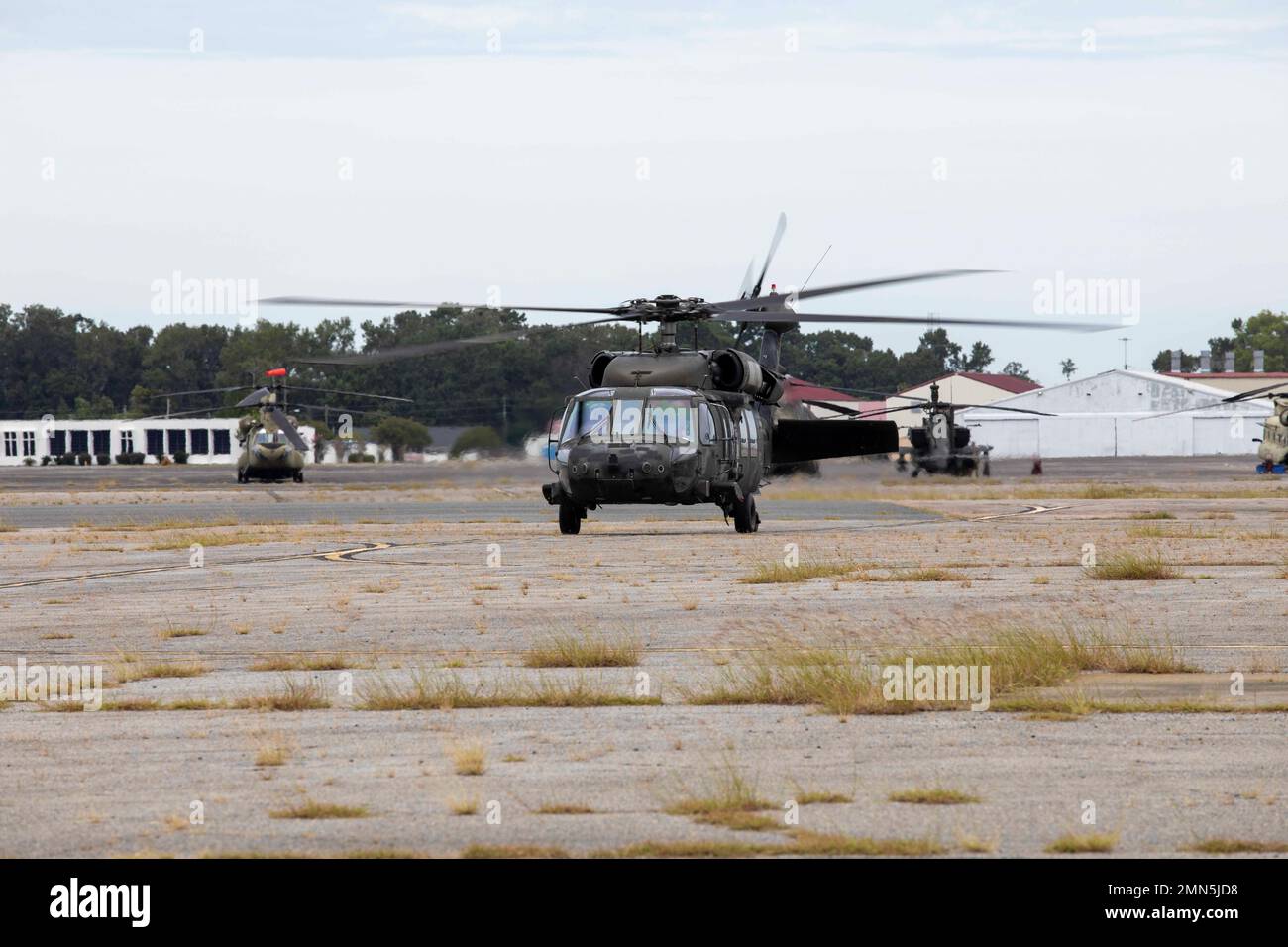 A UH-60 Black Hawk helicopter prepares to evacuate from Hunter Army ...