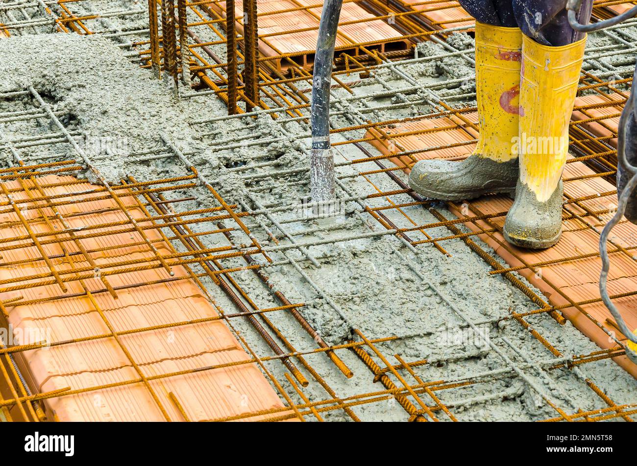 Formwork form work concrete slab hi-res stock photography and images ...