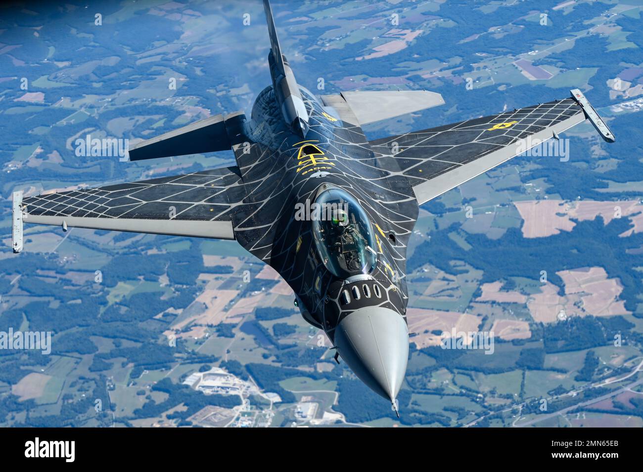 An F-16 Fighting Falcon a part of the Viper Demonstration Team from ...