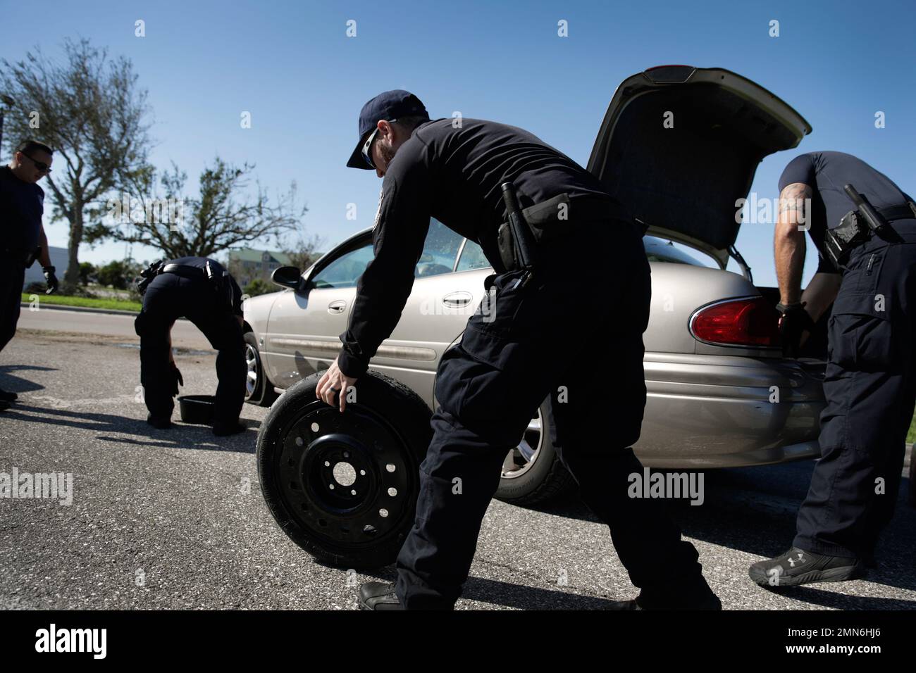 U.S. Customs and Border Protection officers with the Office of Field ...