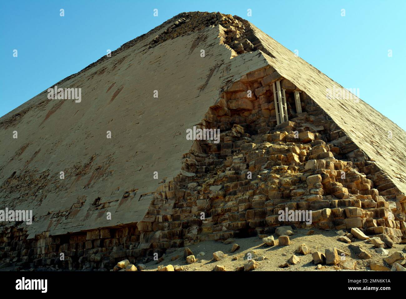 The Bent Pyramid of king Sneferu, A unique example of early pyramid ...