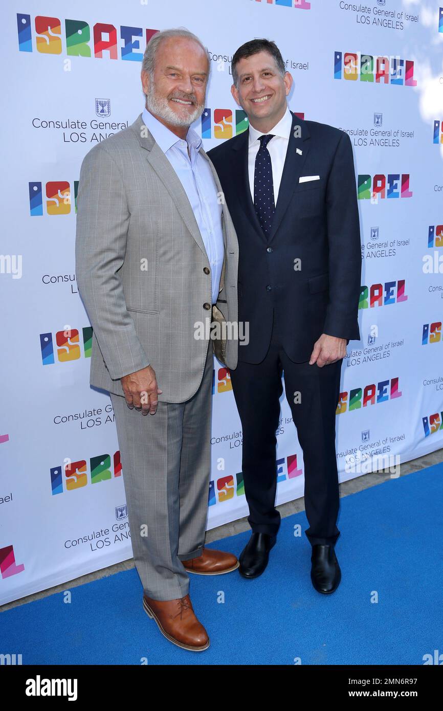 Consul General of Israel Sam Grundwerg, right, and Kelsey Grammer ...