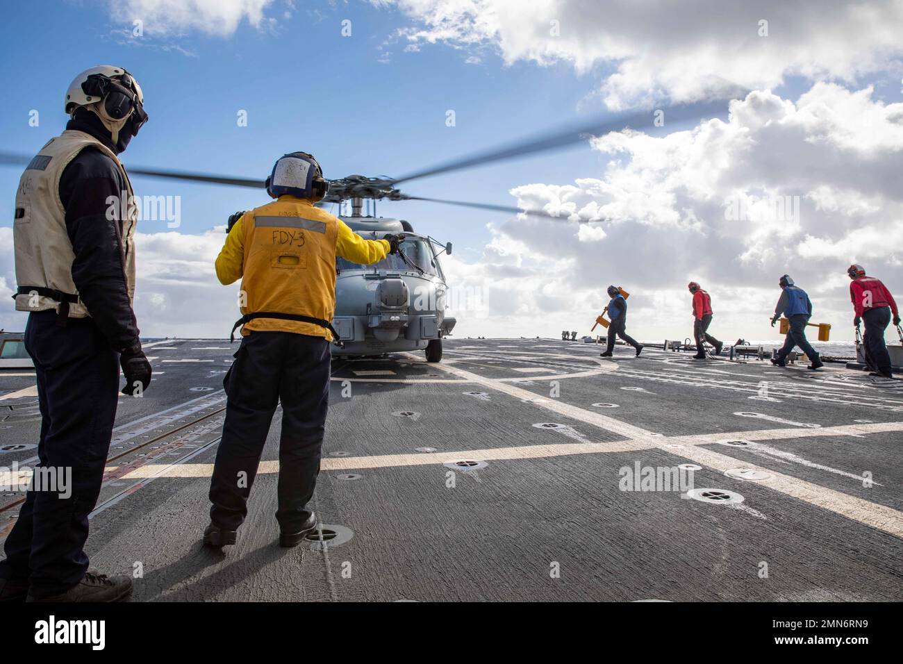 EASTERN ATLANTIC OCEAN (Sept. 29, 2022) Sailors prepare to chock and ...