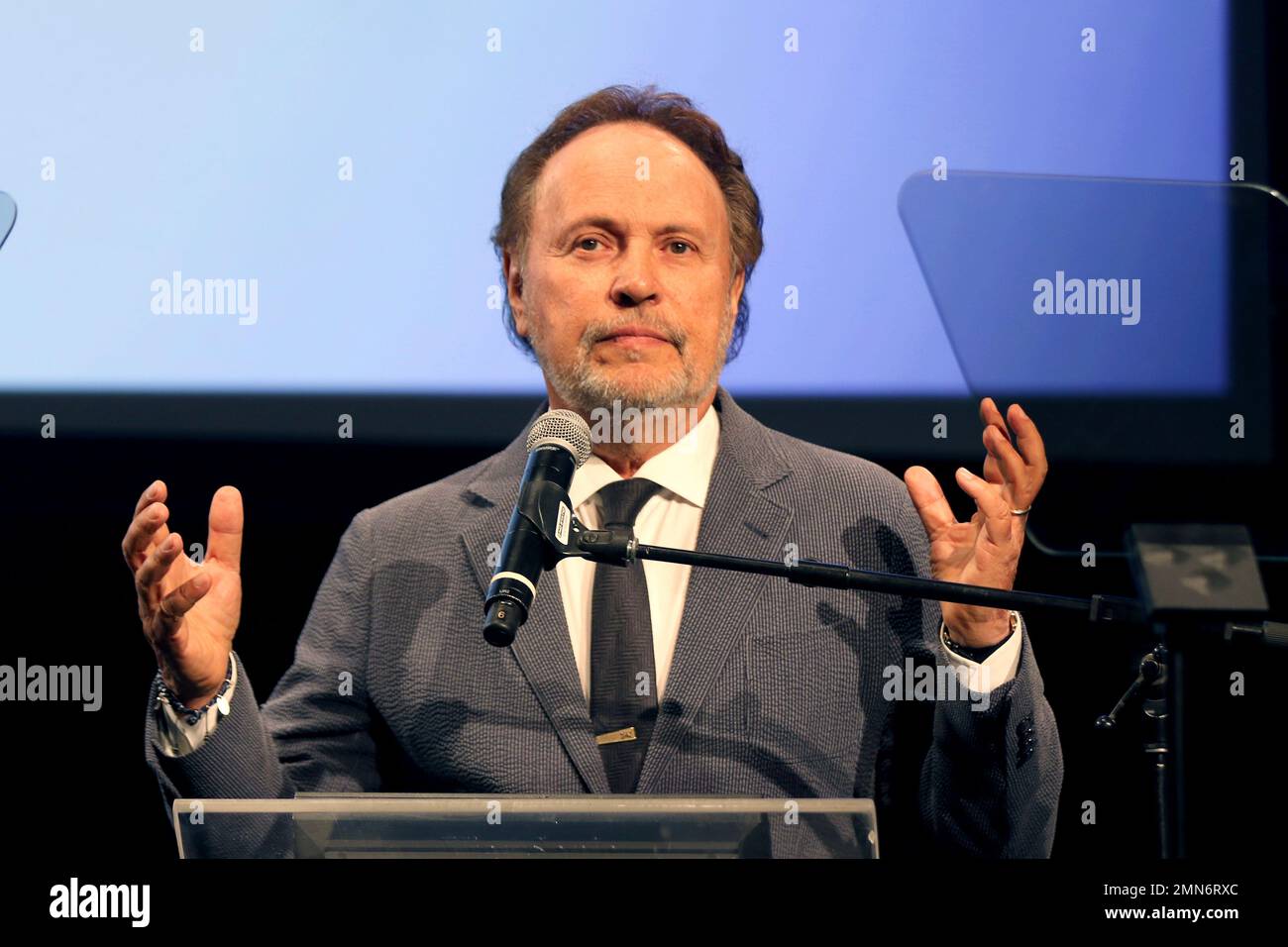 Billy Crystal speaks at the Israeli Consulate in LA event to Celebrate ...
