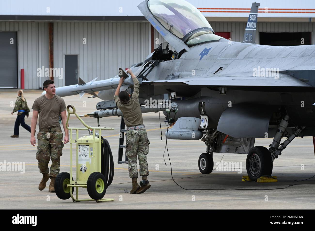 Cabello normal hi-res stock photography and images - Alamy