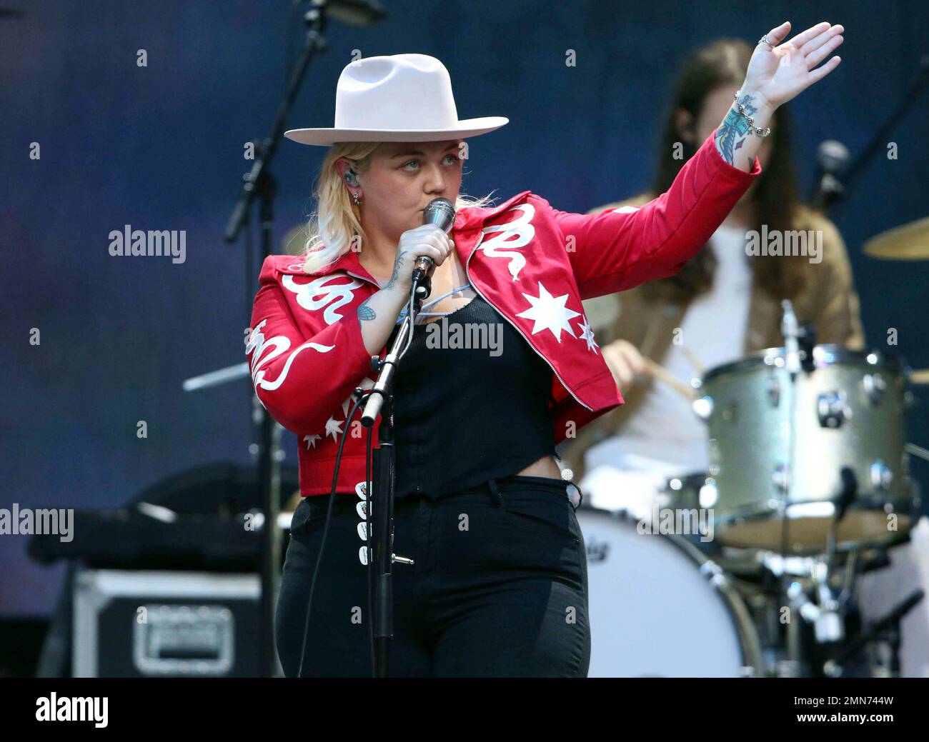 Elle King performs as the opener for Robert Plant and the Sensational ...