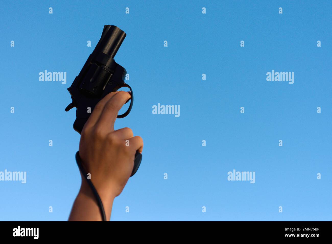 Starting gun icon hi-res stock photography and images - Alamy