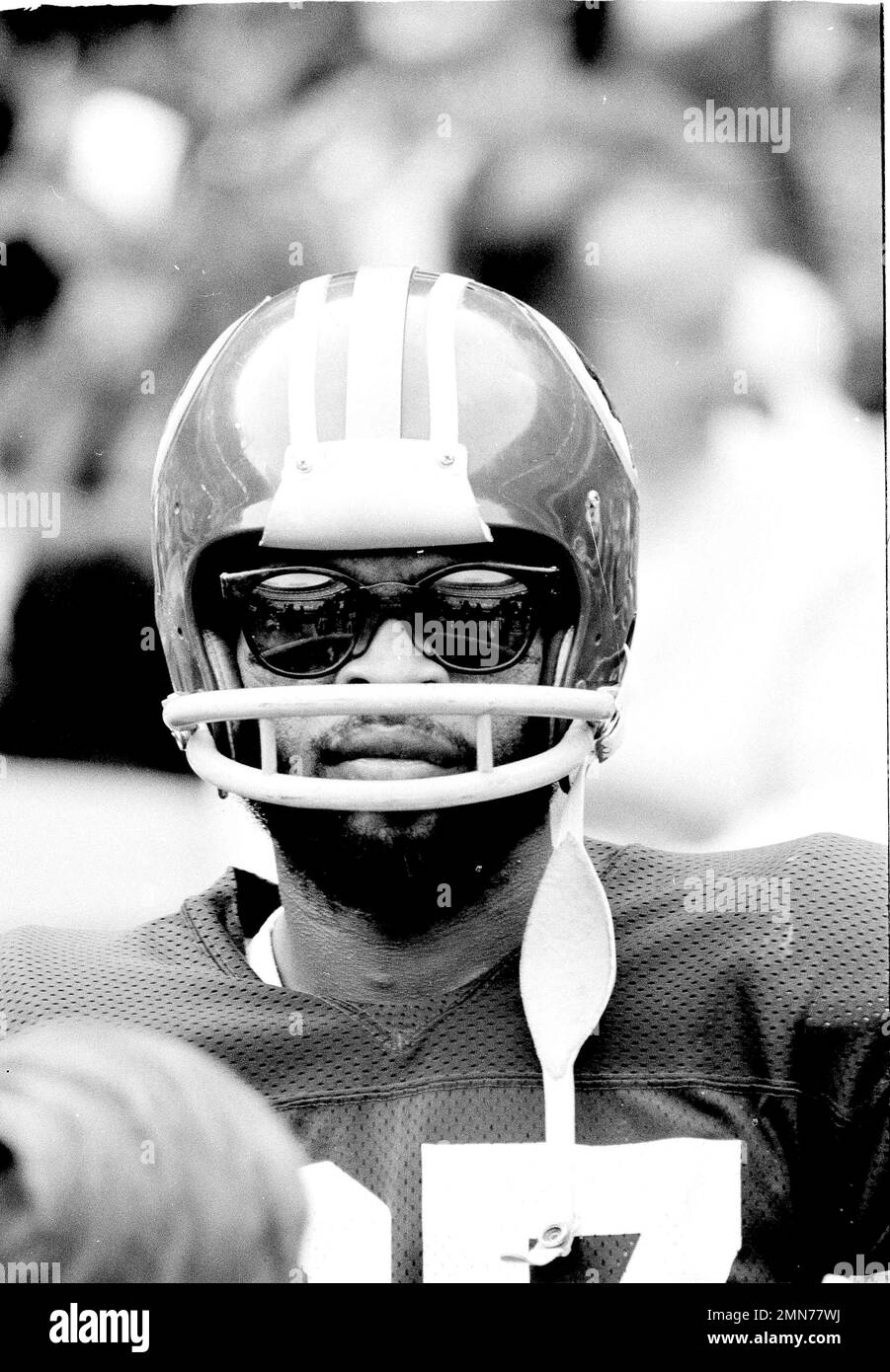 Washington Redskins' Ken Houston is pictured wearing sunglasses under ...