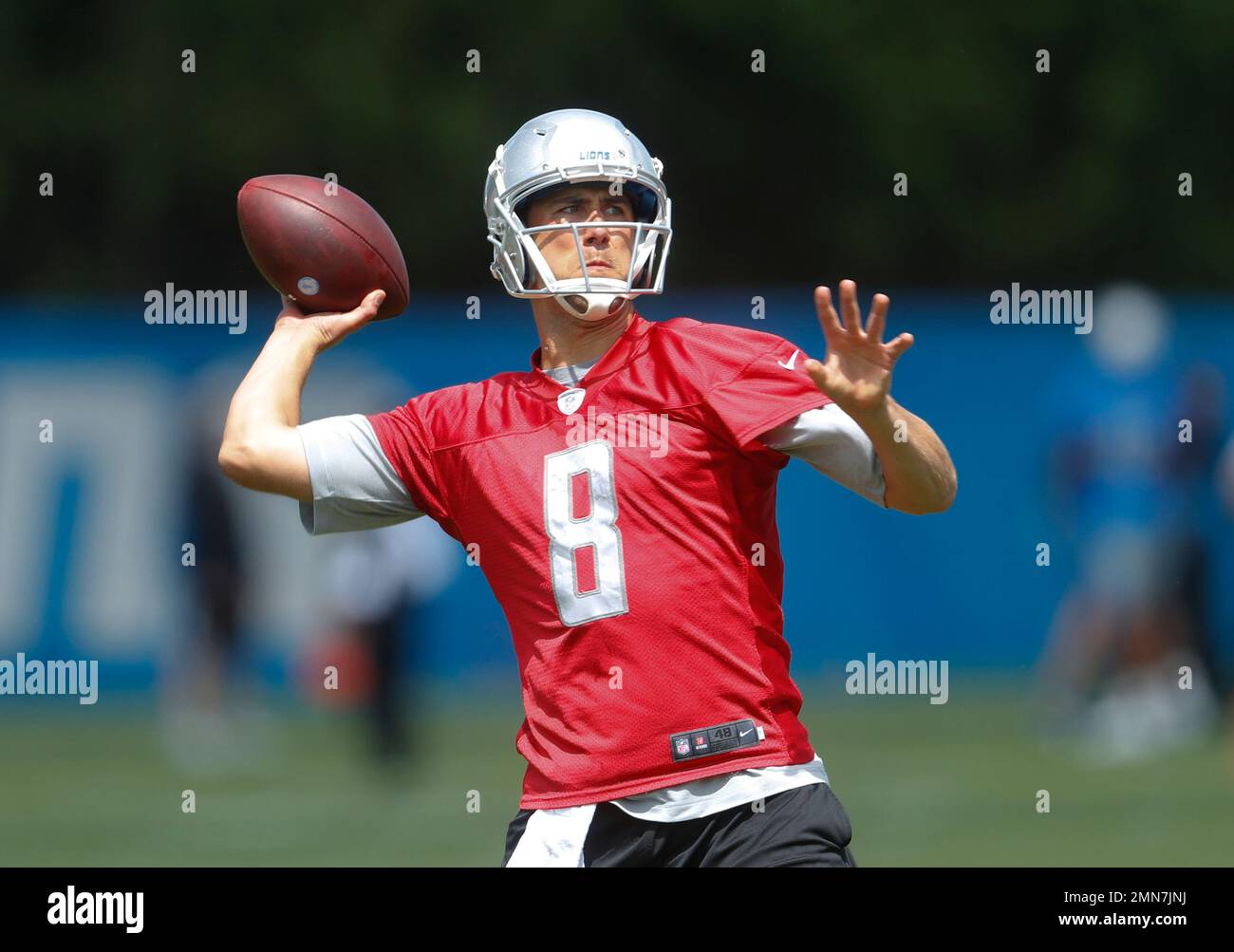 Detroit Lions quarterback Matt Cassel throws during practice at the NFL ...