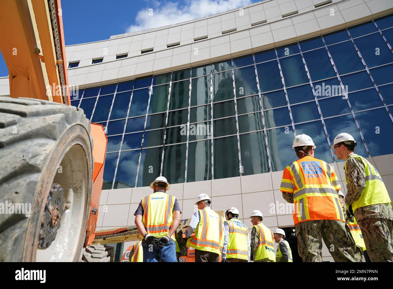 Leaders from Naval Facilities Engineering Systems Command (NAVFAC ...