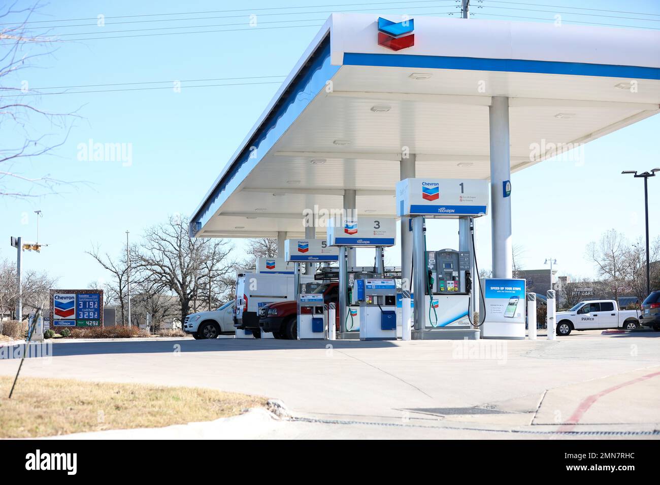 Cedar bucket hi-res stock photography and images - Alamy
