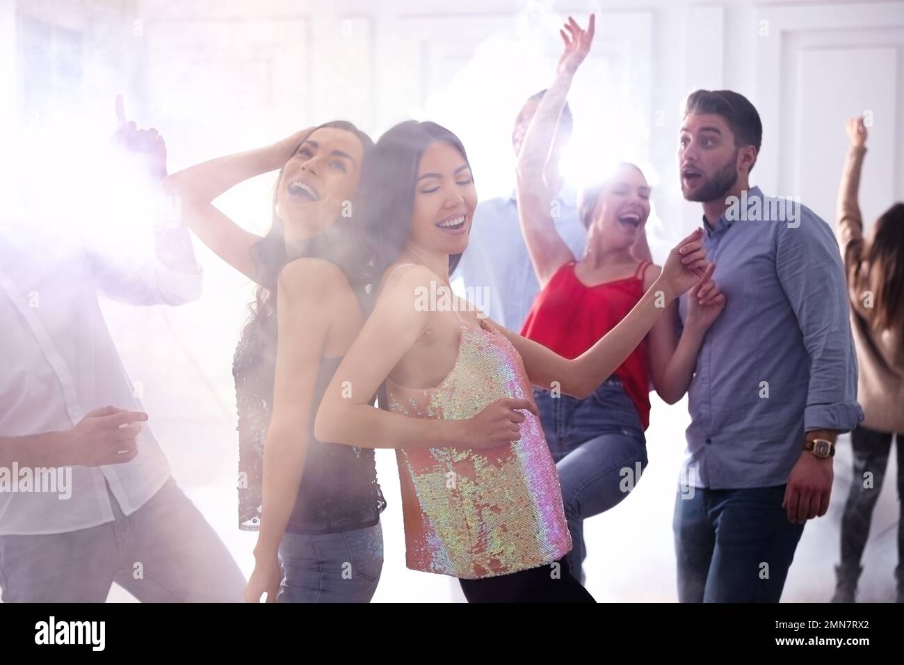 Friends partying home hi-res stock photography and images - Alamy
