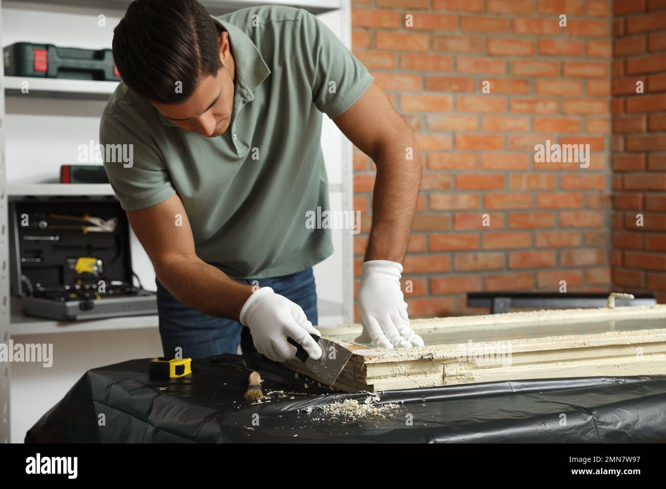 Window scraper diy hi-res stock photography and images - Alamy