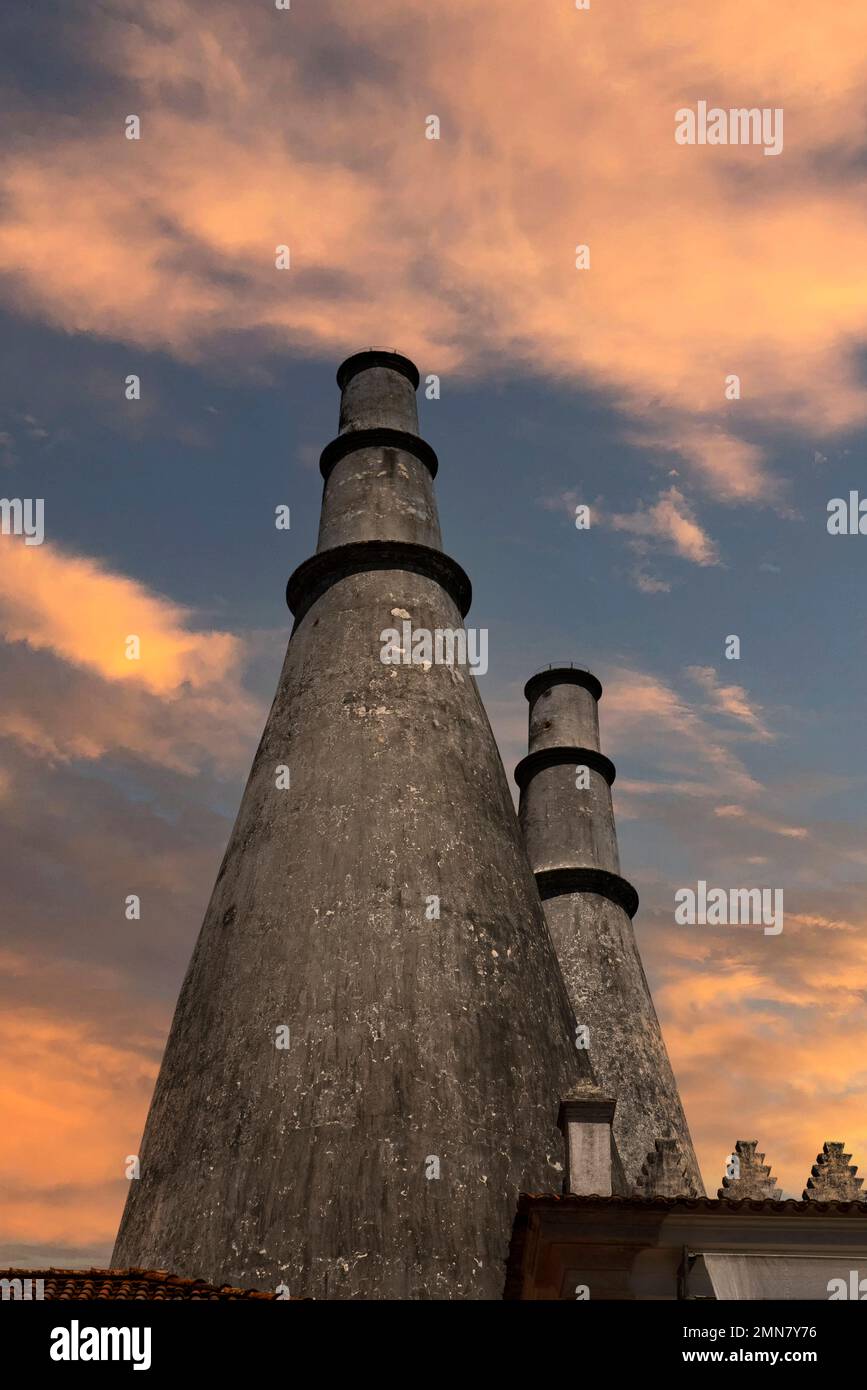 Tapering chimneys hi-res stock photography and images - Alamy