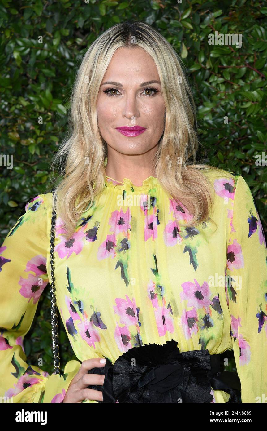 Molly Sims attends Chanel and NRDC Host Dinner to Celebrate Our ...