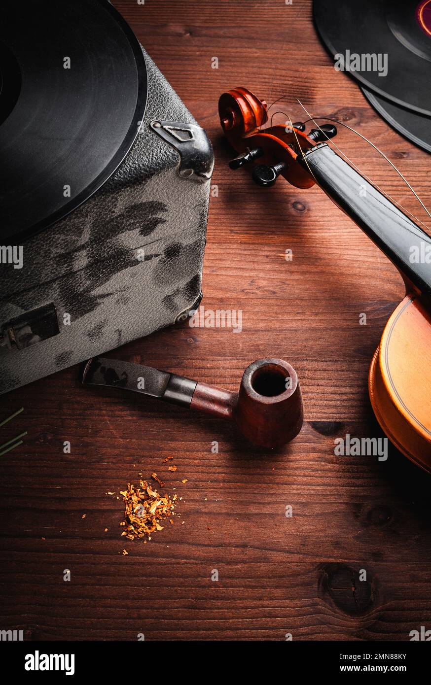 Pipe and violin hi-res stock photography and images - Alamy
