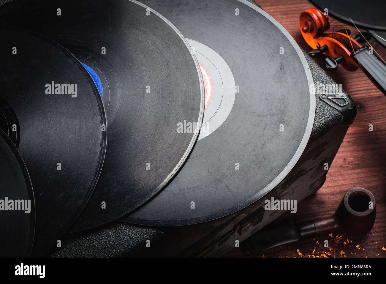 Pipe and violin hi-res stock photography and images - Alamy