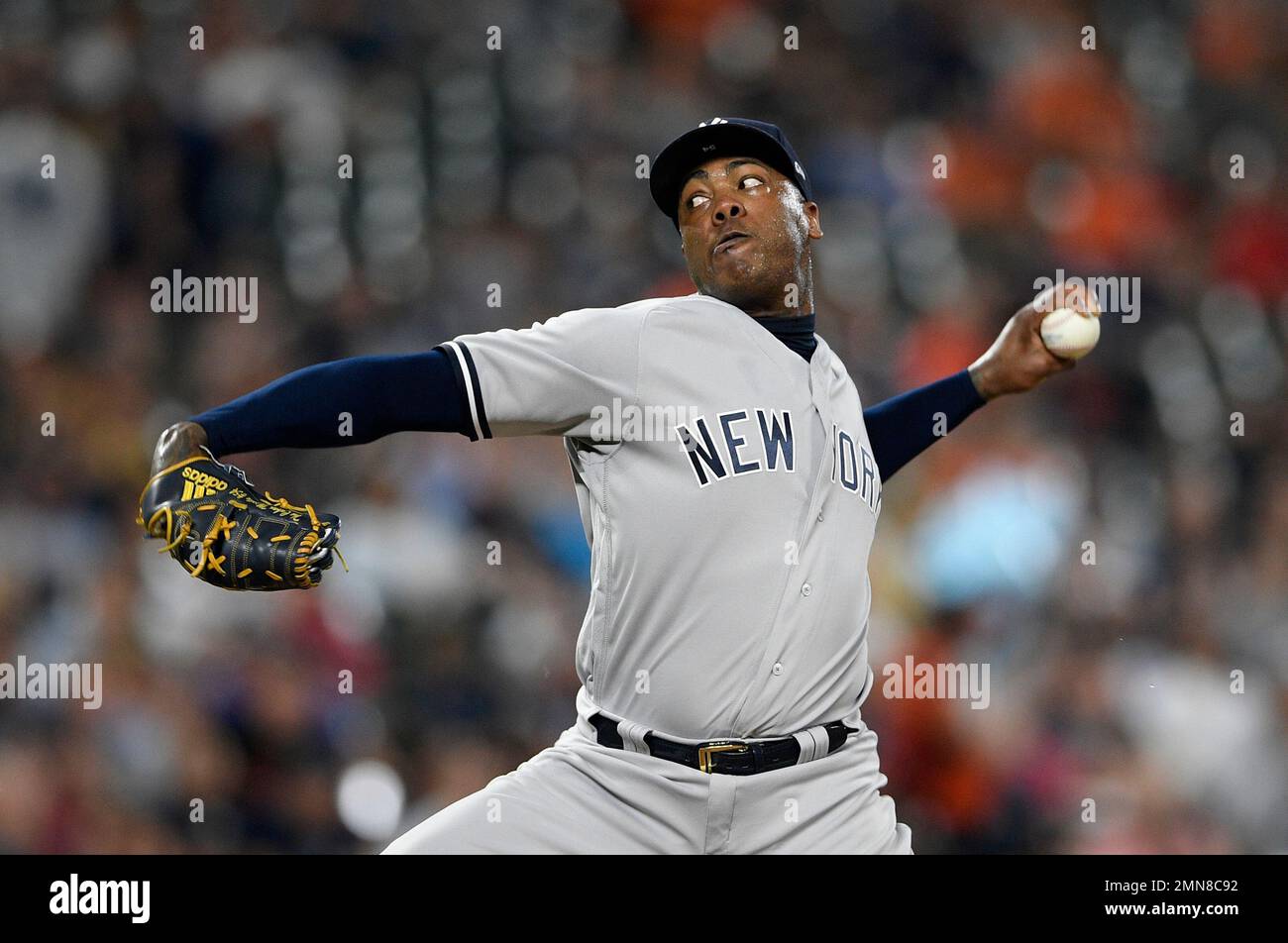 New York Yankees relief pitcher Aroldis Chapman delivers a pitch during ...