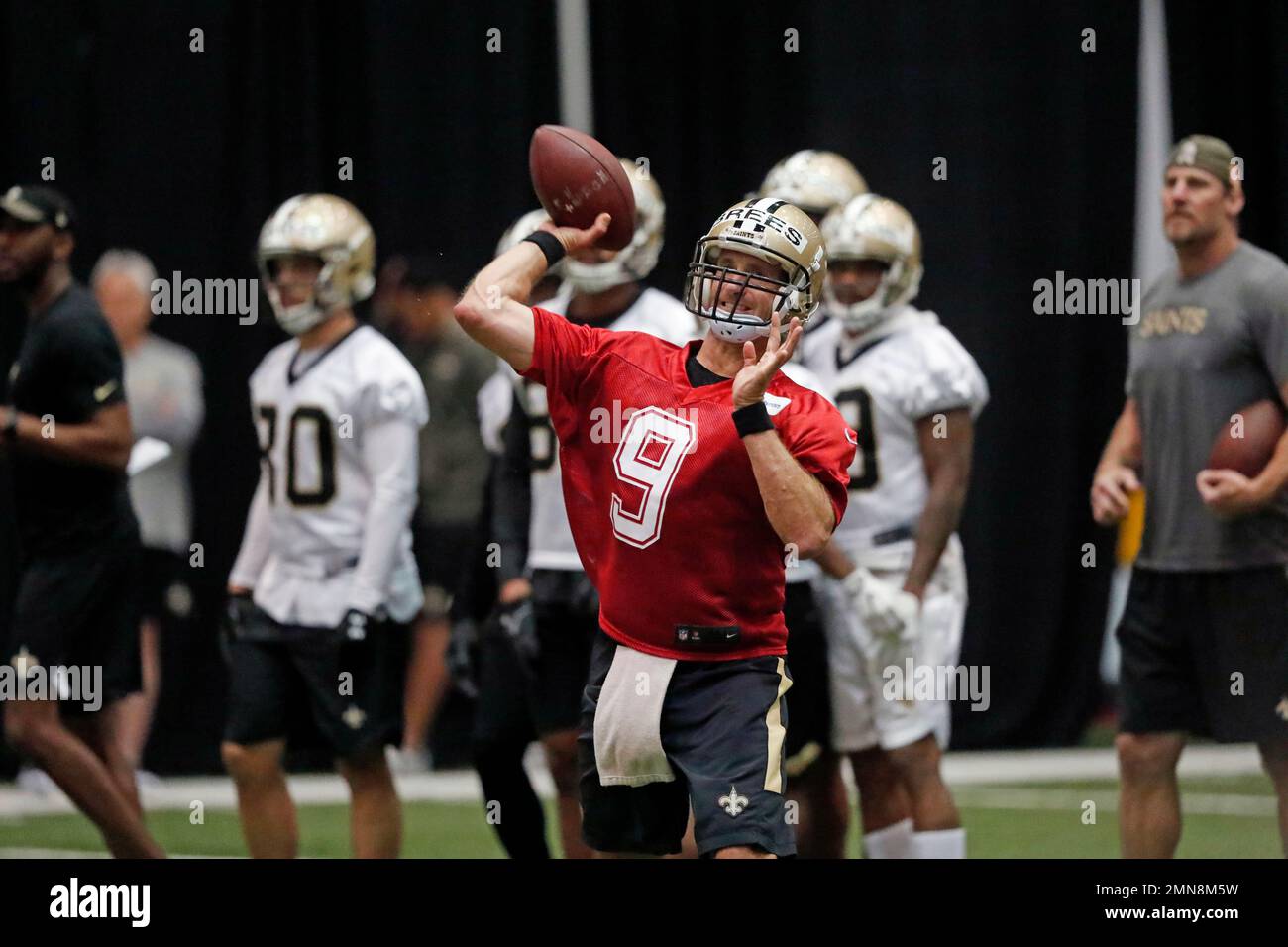 New Orleans Saints quarterback Drew Brees (9) passes during an NFL ...