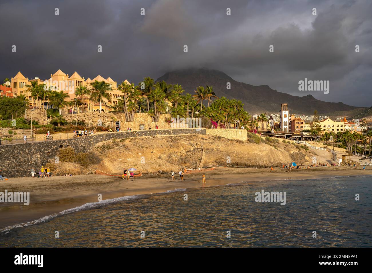 Der Strand Playa del Duque, Costa Adeje, Teneriffa, Kanarische Inseln ...