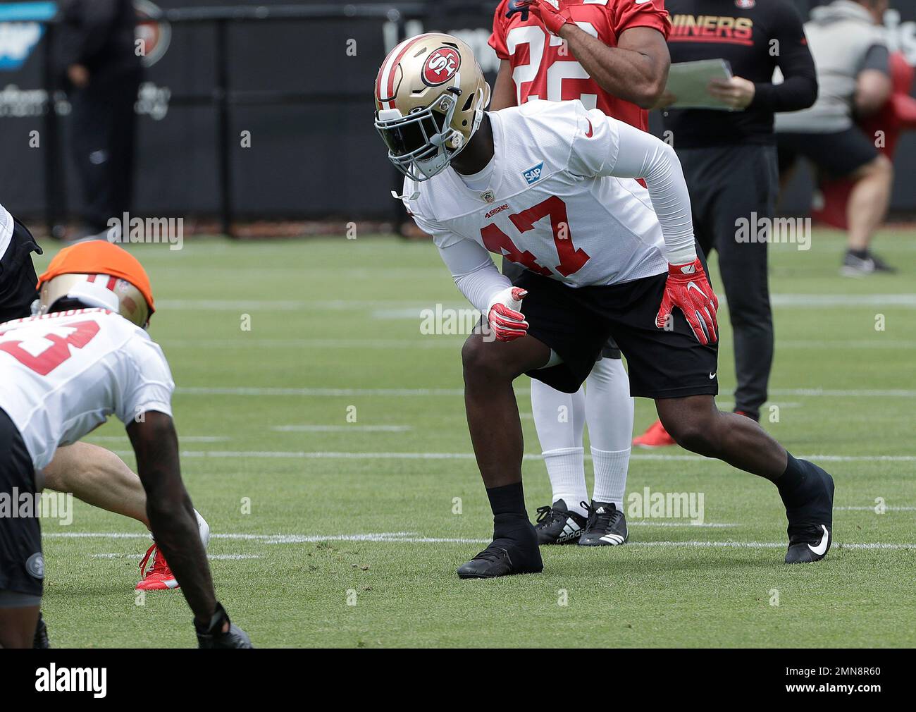 San Francisco 49ers linebacker Elijah Lee practices at the team's NFL ...
