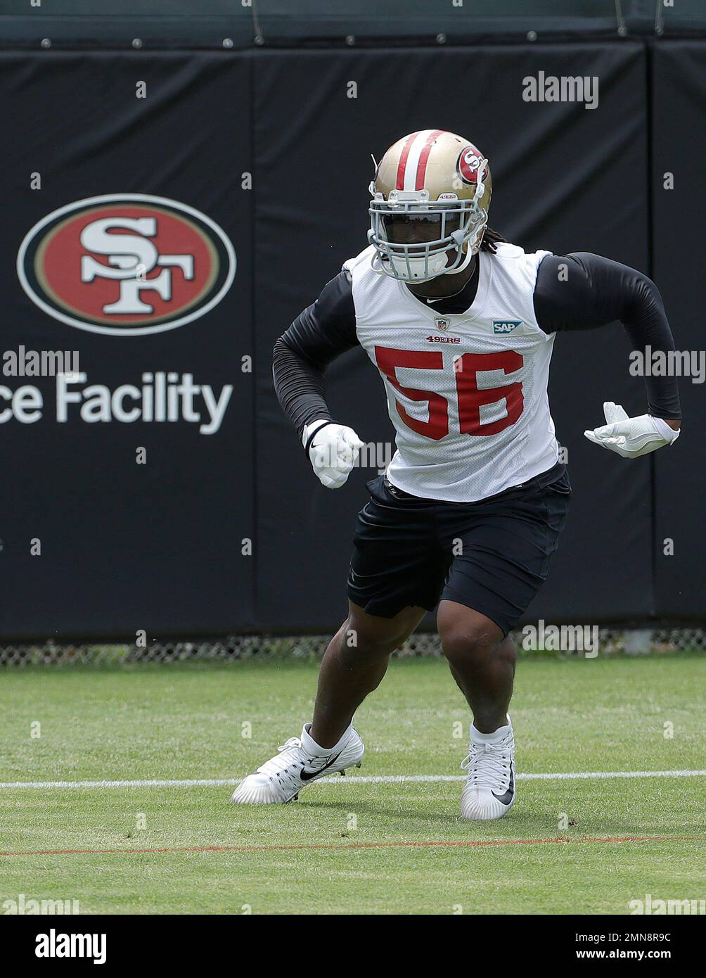 San Francisco 49ers linebacker Reuben Foster practices at the team's ...