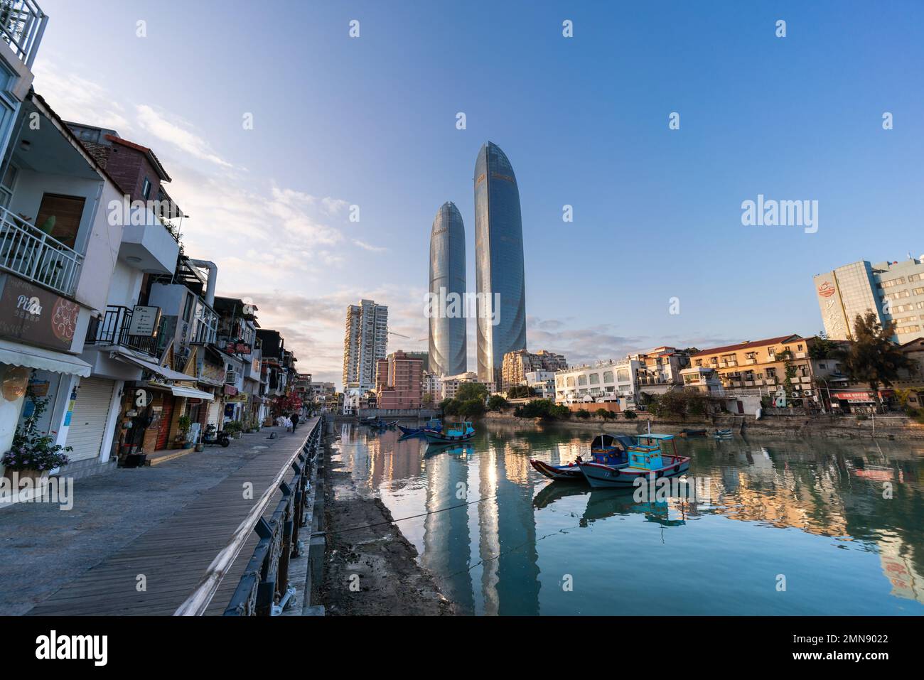Modern skyscrapers water channel boats hi-res stock photography and ...