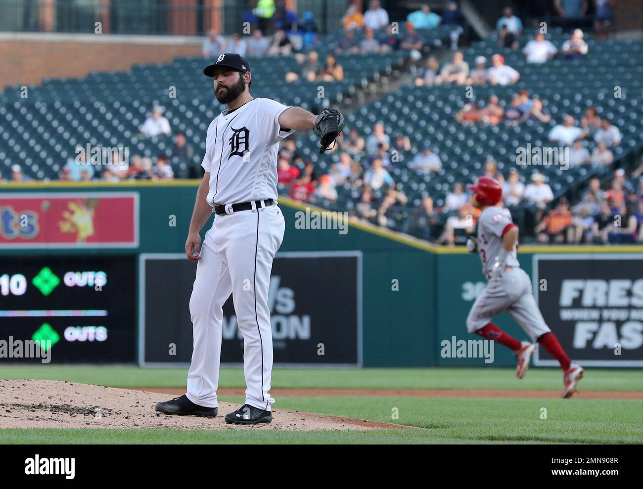 Detroit Tigers starting pitcher Michael Fulmer catches a new ball as ...