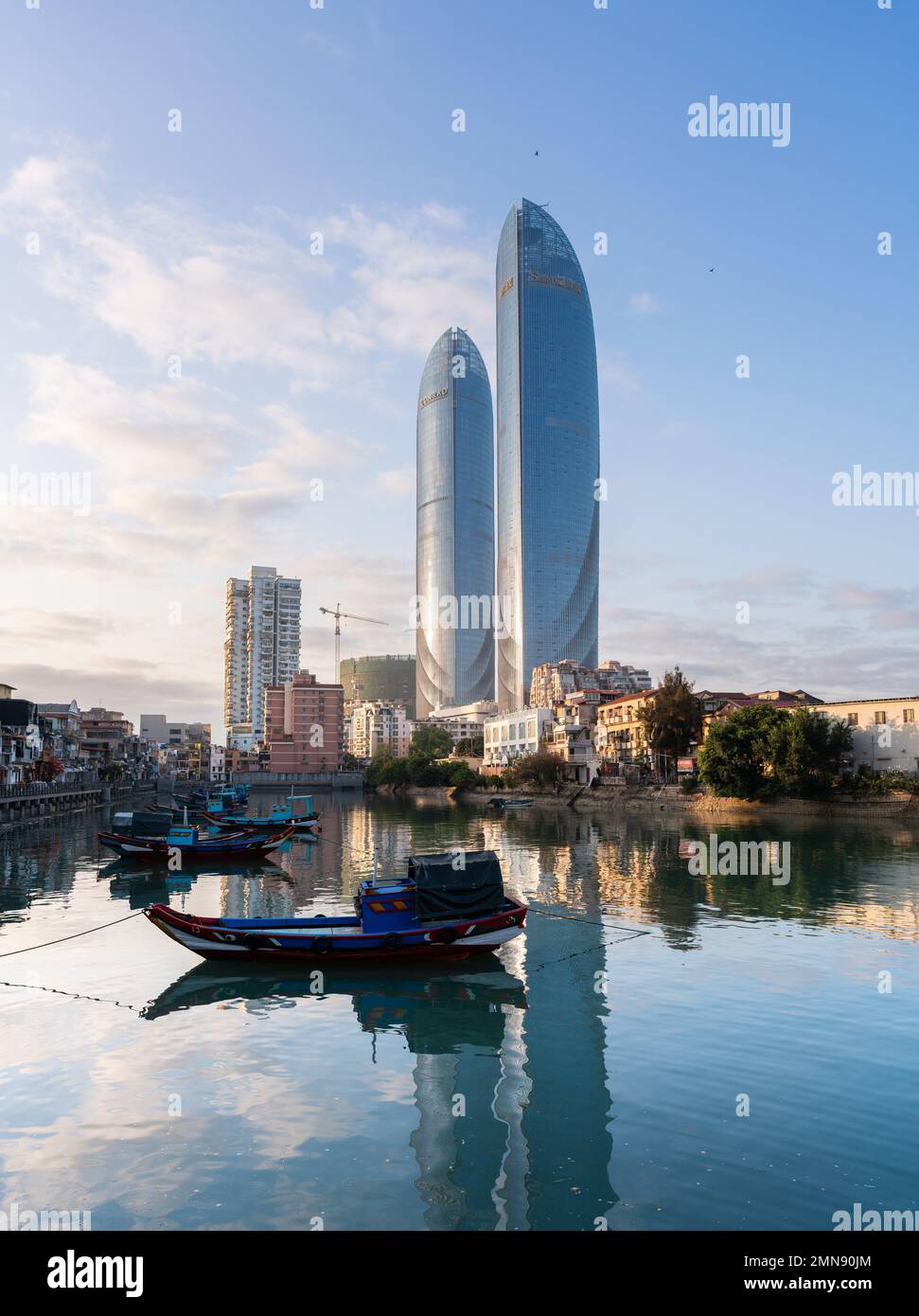 Modern skyscrapers water channel boats hi-res stock photography and ...