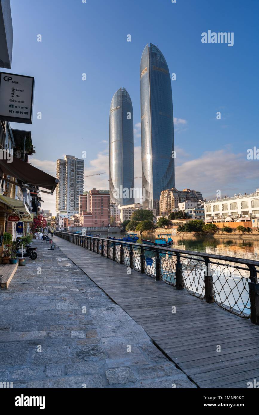 Modern skyscrapers water channel boats hi-res stock photography and ...