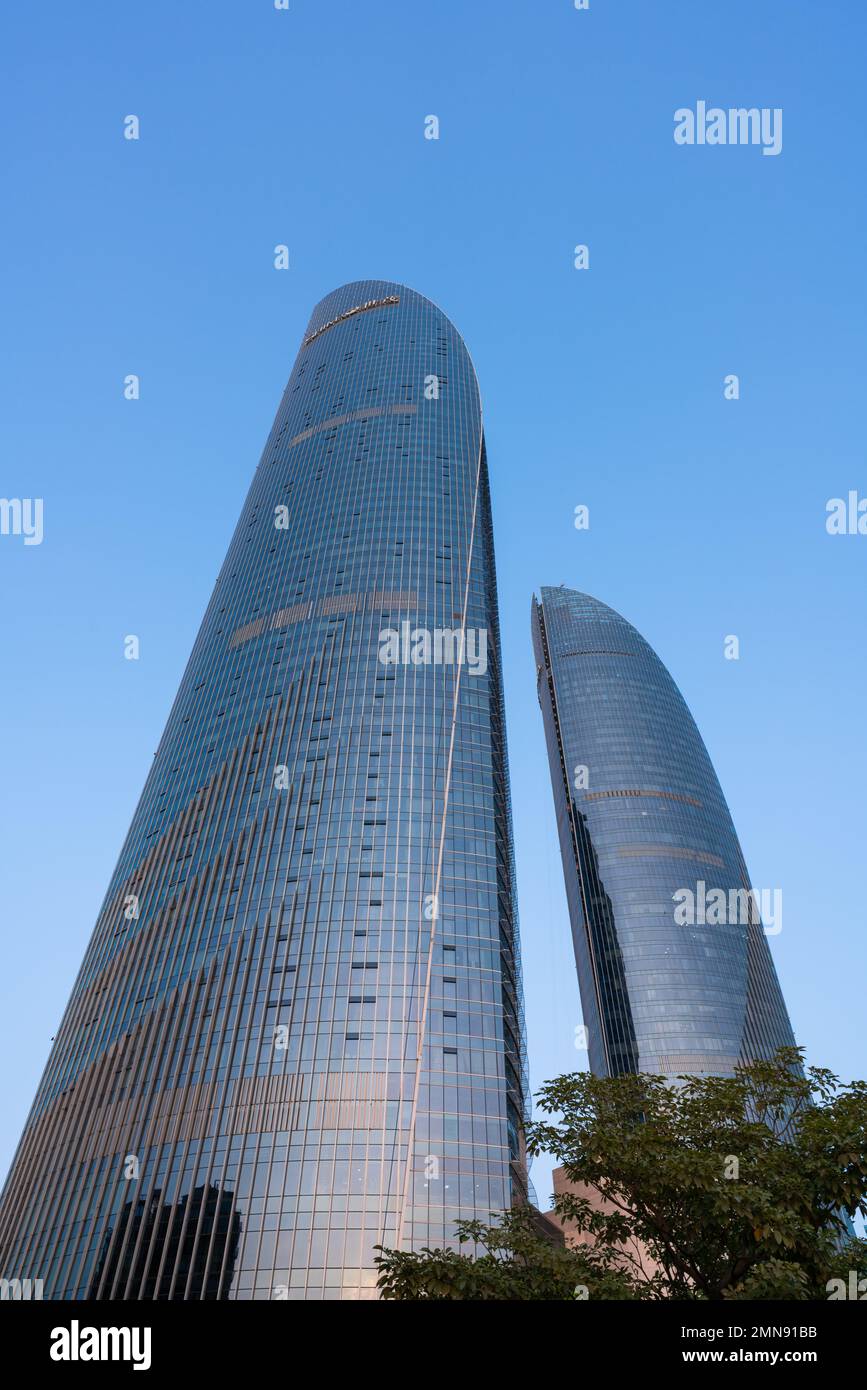 Office building channel tower hi-res stock photography and images - Alamy