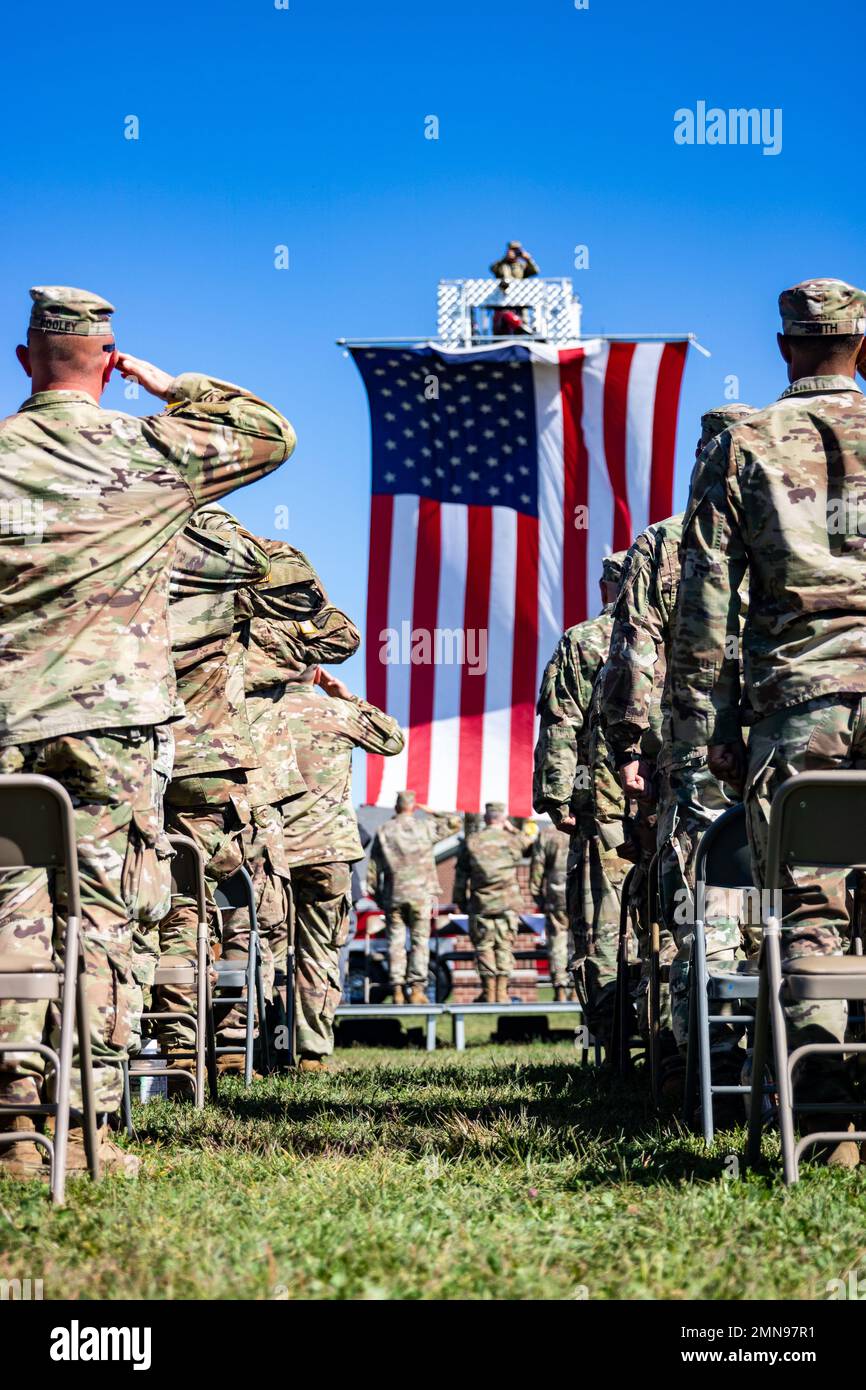 Soldiers with the 76th Infantry Brigade Combat Team salute the U.S ...