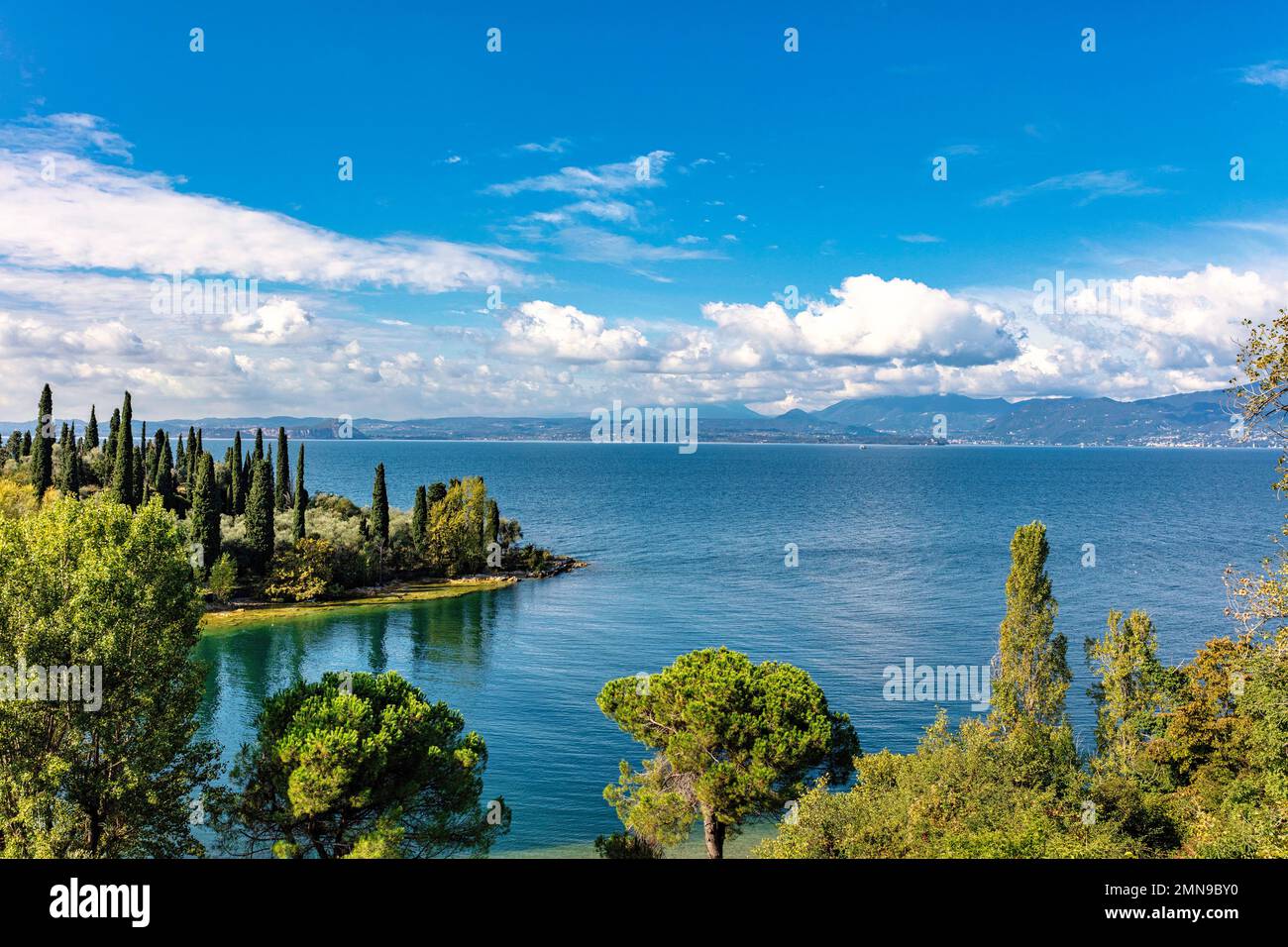 Garda italia hi-res stock photography and images - Alamy