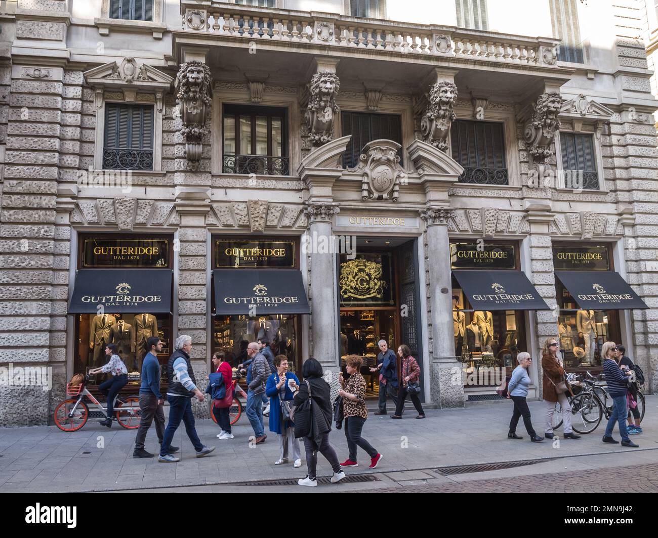 Via dante milan hi-res stock photography and images - Alamy