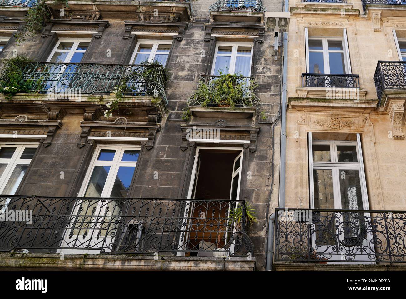 Before and After Outside cleaning facades building see difference ...