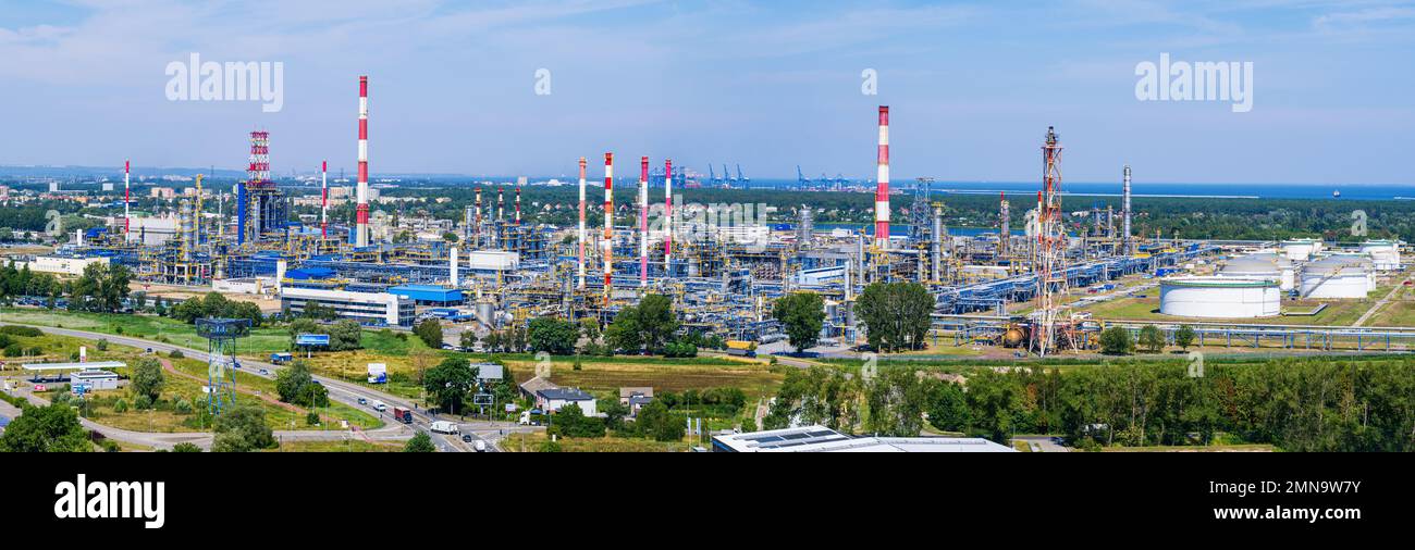 Oil and gas refinery area hi-res stock photography and images - Alamy