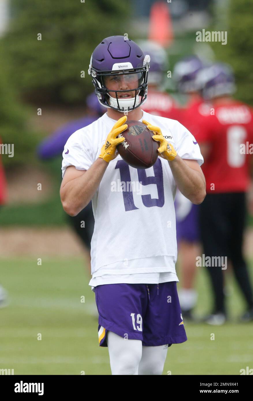Minnesota Vikings wide receiver Adam Thielen catches a pass during ...