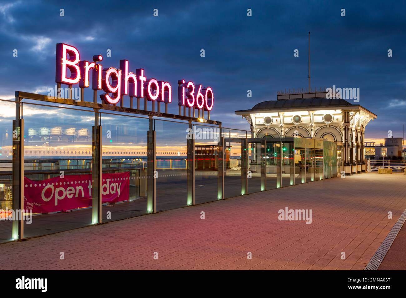 Evening at Brighton i360, Brighton, East Sussex, England Stock Photo ...
