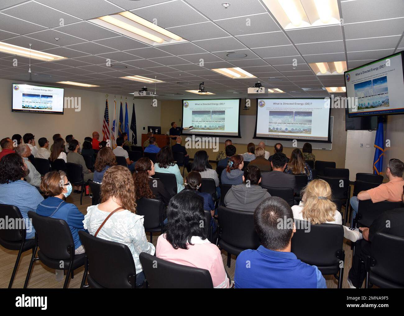 Personnel de tri hi-res stock photography and images - Alamy