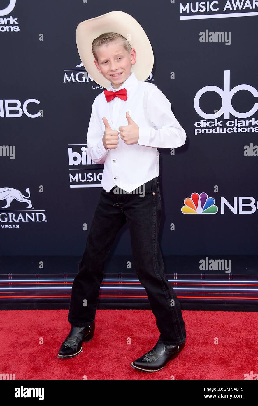 Mason Ramsey arrives at the Billboard Music Awards at the MGM Grand ...