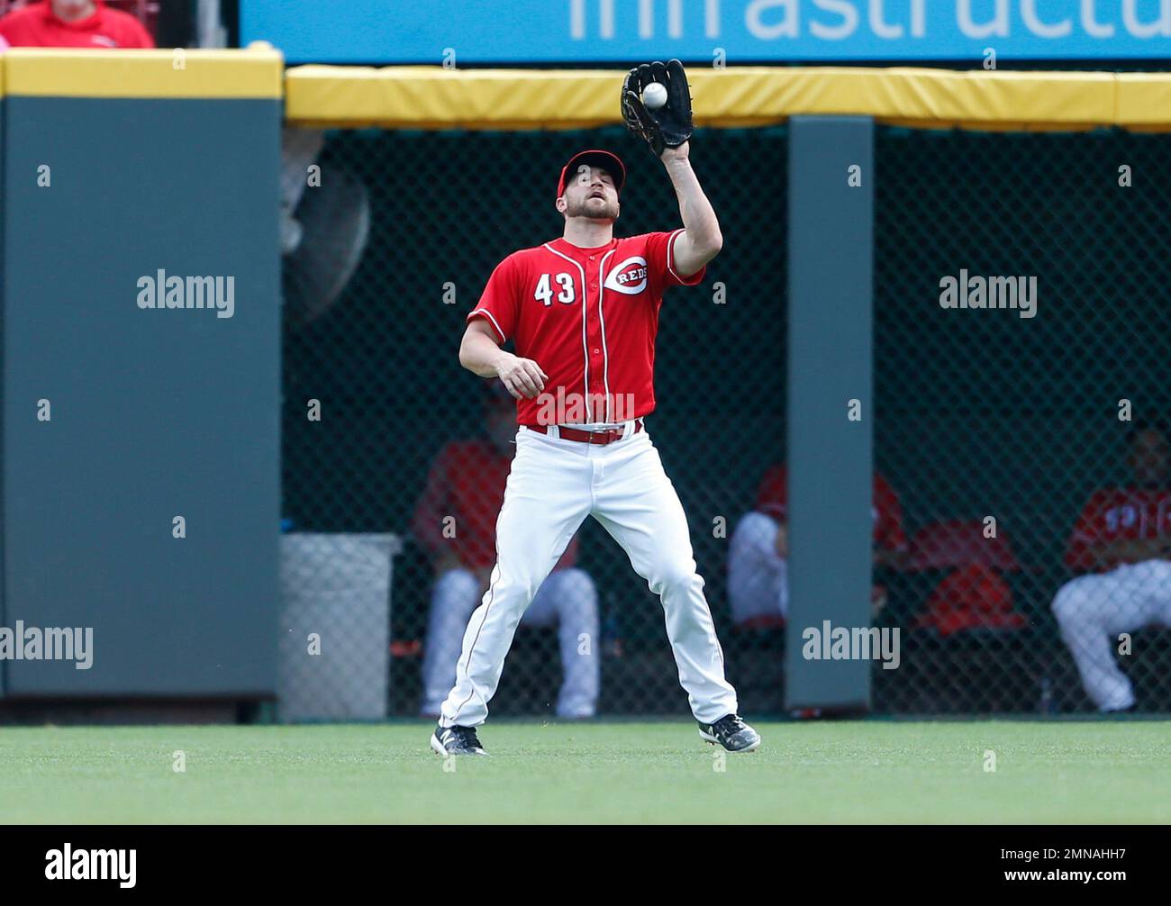 Cincinnati Reds right fielder Scott Schebler (43) fields a fly ball off the bat of Chicago Cubs ...