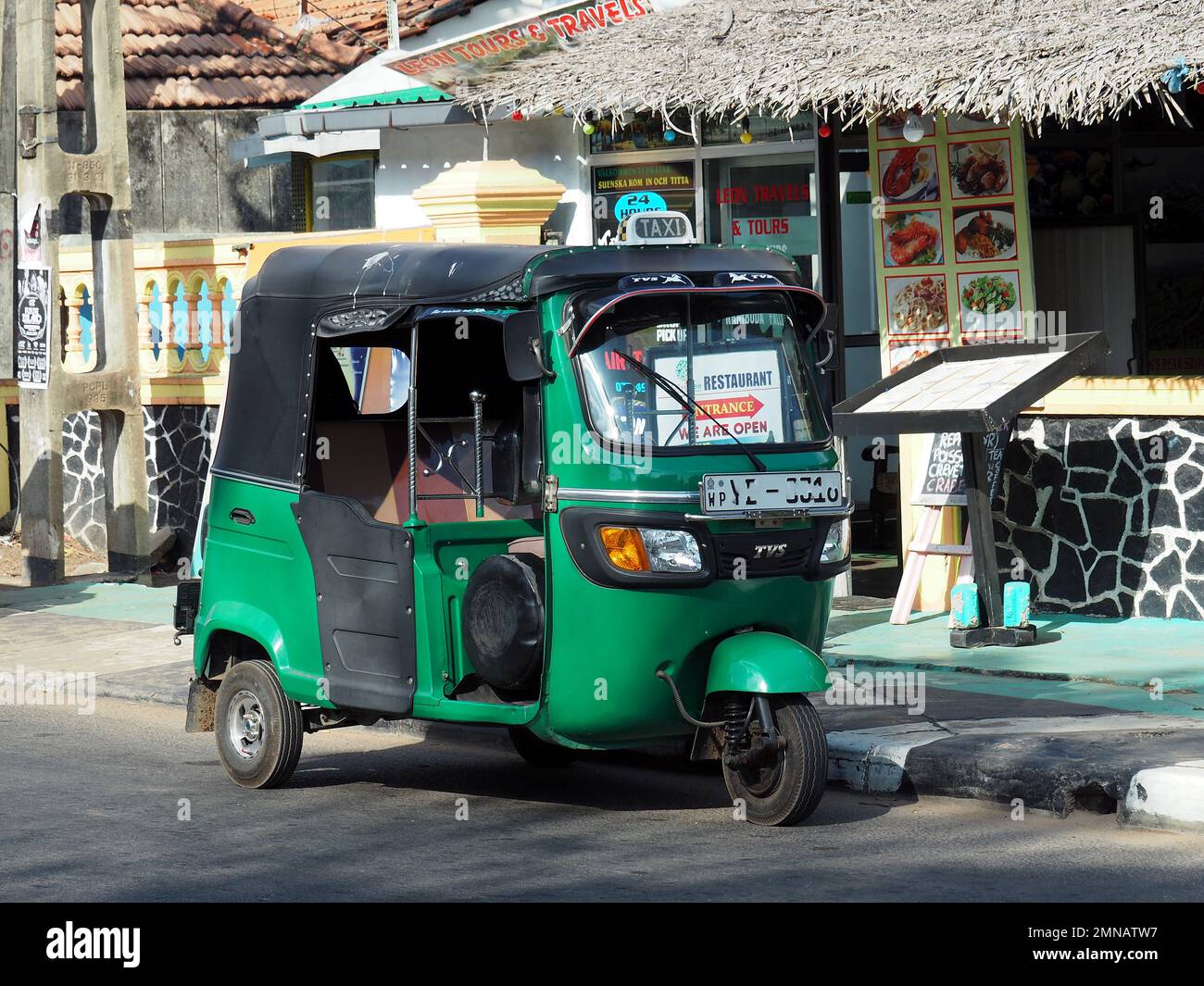Tuk tuk, motorised rickshaw, Negombo city, Western Province, Srí Lanka ...