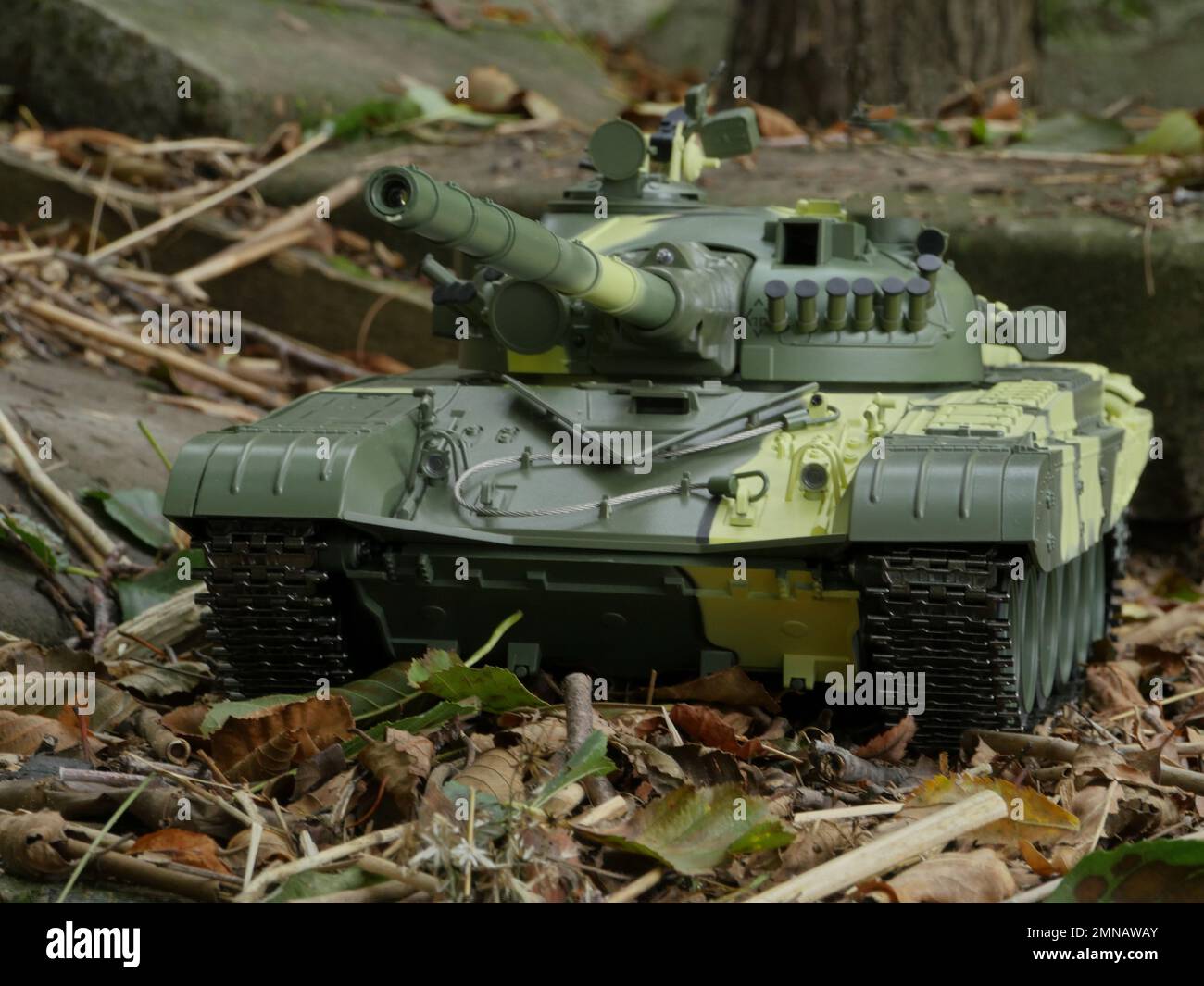 tank T-72 front view spotted green camouflage Stock Photo - Alamy