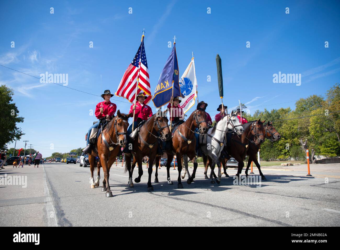 The 1st Infantry Division Commanding General's Mounted Color Guard ...