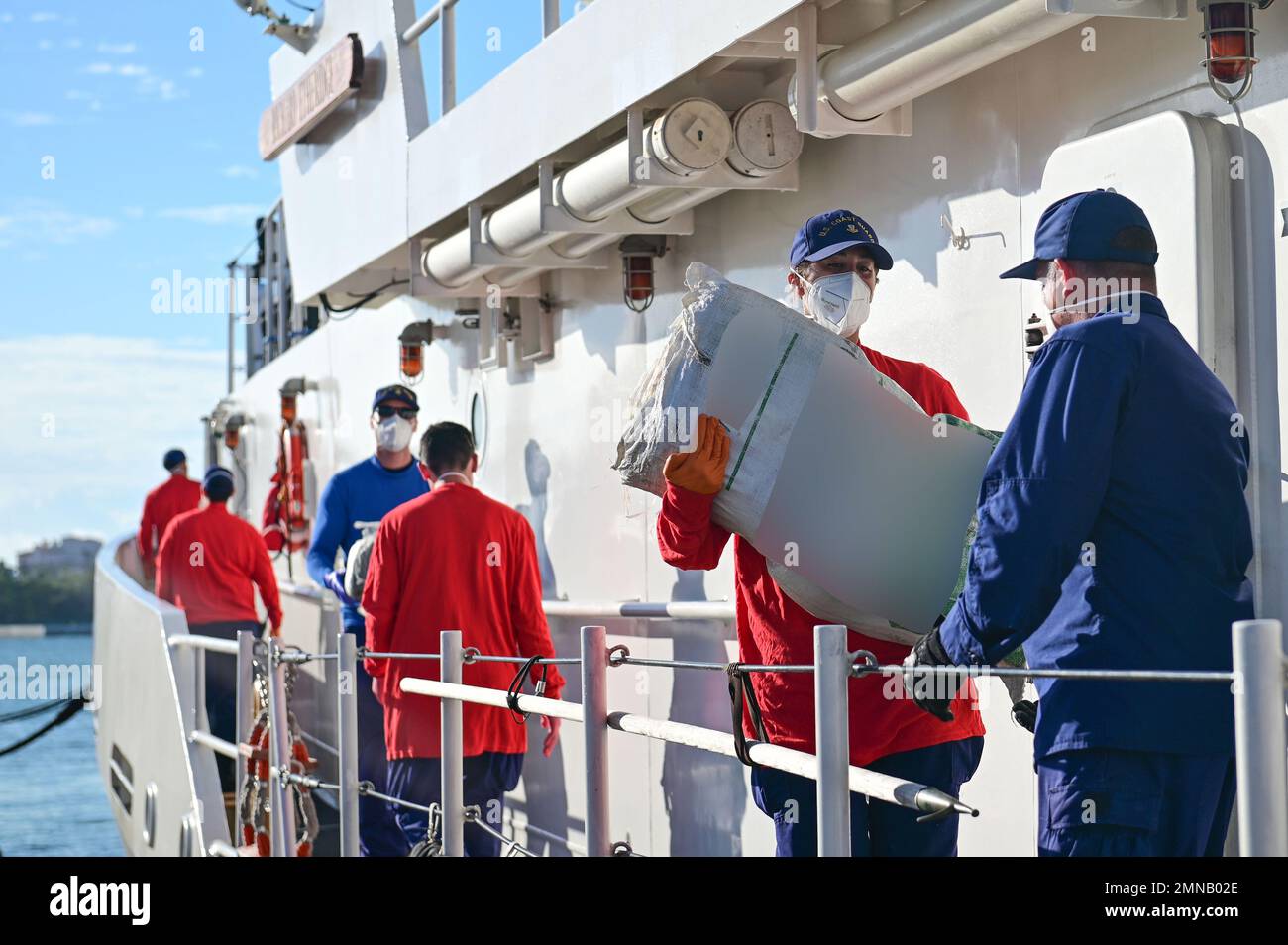 Crew members aboard the U.S. Coast Guard Cutter Richard Etheridge(WPC ...